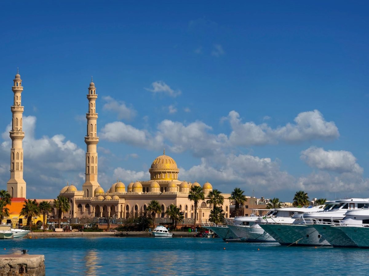 Things to Do by the Red Sea - Hurghada sun seekers